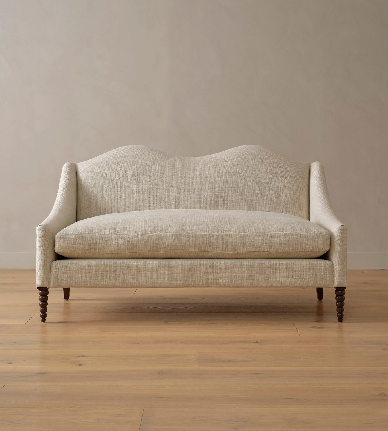 Olivia Sofa – Kingcome