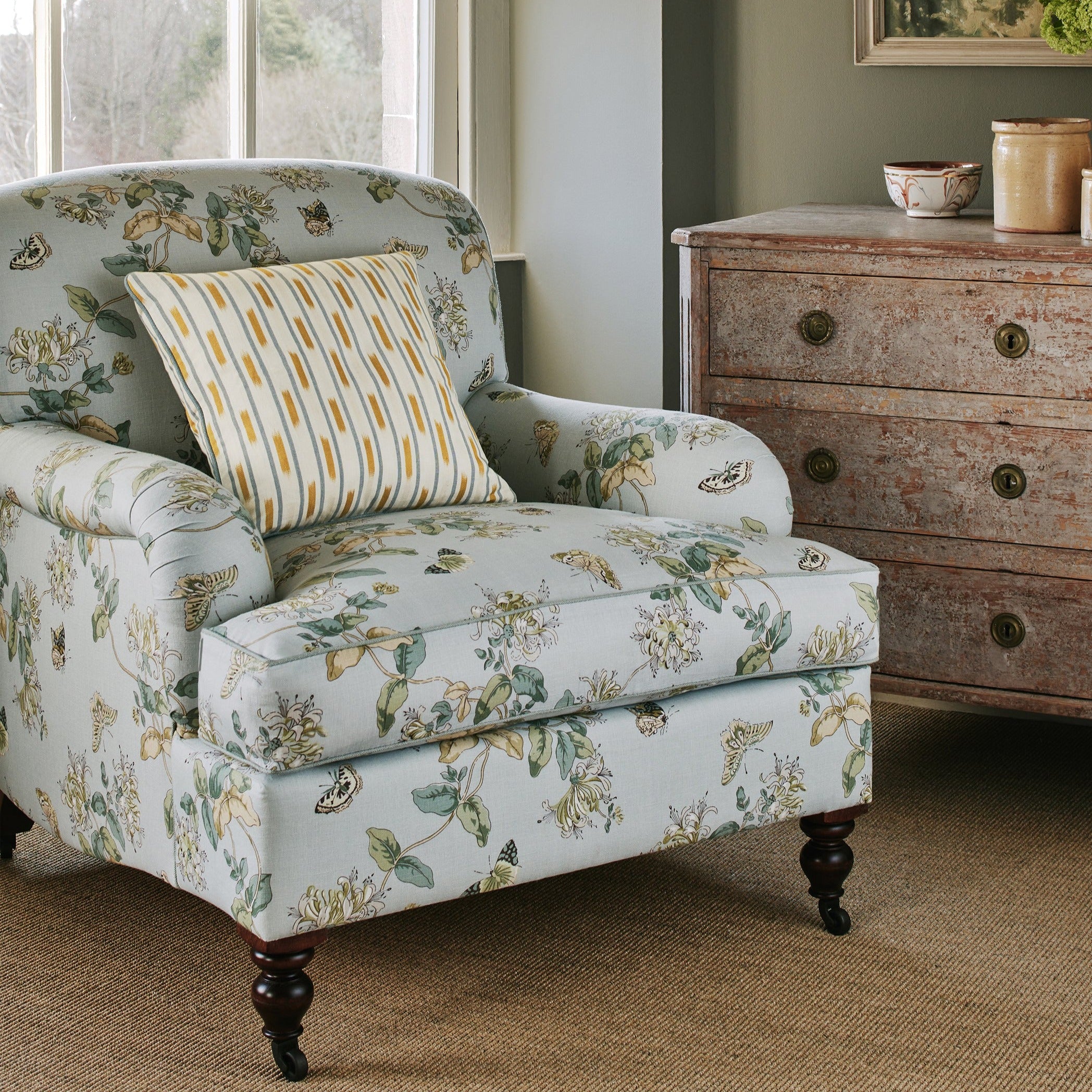 Stratford Chair in Honeysuckle Old Blue – Kingcome